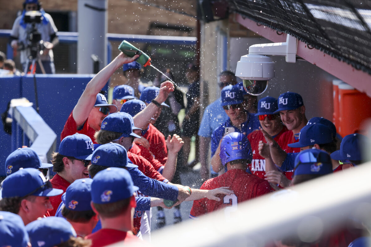 KU baseball piles on 9 runs in 9th inning to take series at No. 25 ...